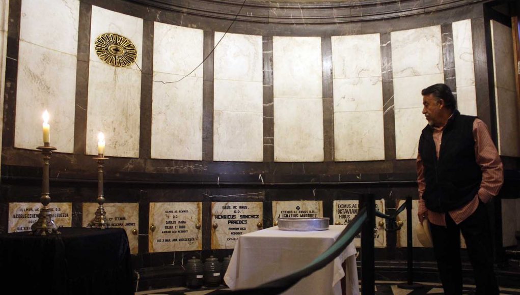Abren cripta de obispos y capilla de las reliquias en Catedral de Puebla | Poblanerías en línea